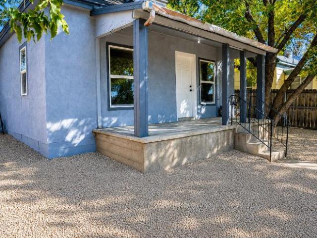 3 Br, 1 bath, Single Family 1507 W 17th St