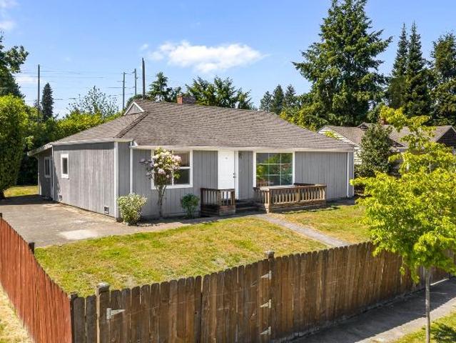 3 Br, 1 bath, Single Family 15577 9th Ave NE