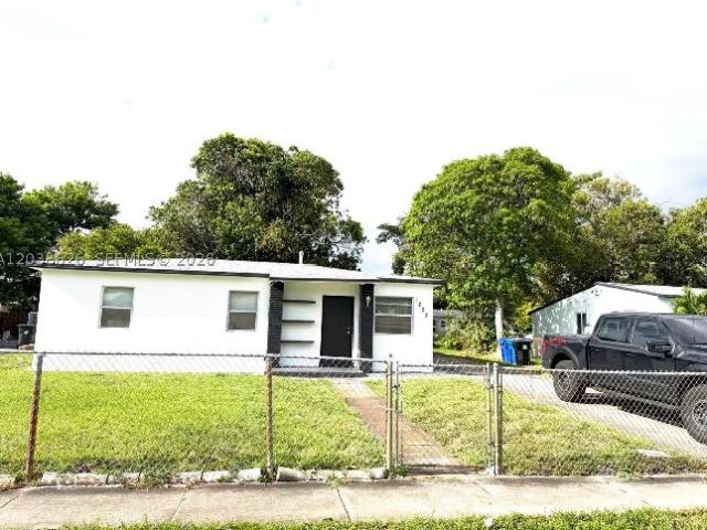 3 Br, 1 bath, Single Family 1600 NW 13th Ct