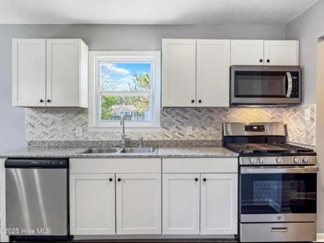 3 Br, 1 bath, Single Family 1602 Forbes Ct