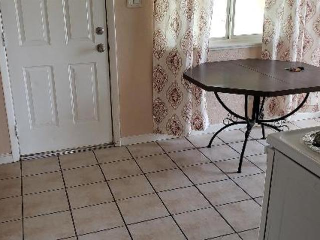 3 Br, 1 bath, Single Family 1604 South Holland Drive