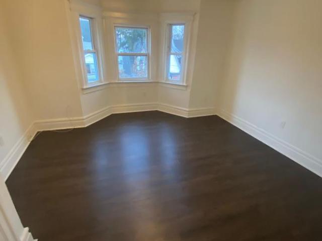 4 Br, 1 bath, Single Family 166 N 12th