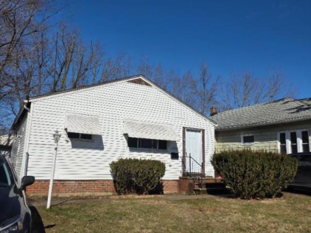 3 Br, 1 bath, Single Family 16805 Lipton Ave