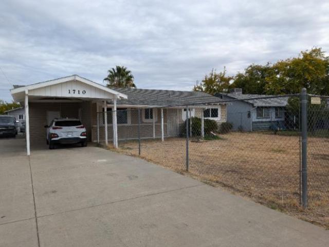 3 Br, 1 bath, Single Family 1710 7th St