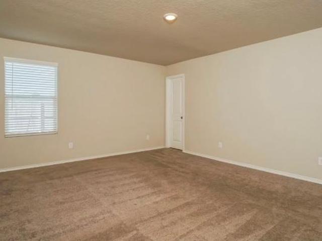 3 Br, 1 bath, Single Family 1724 Heritage Dr