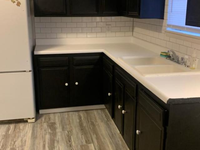 3 Br, 1 bath, Single Family 1801 N Gentry Ln W