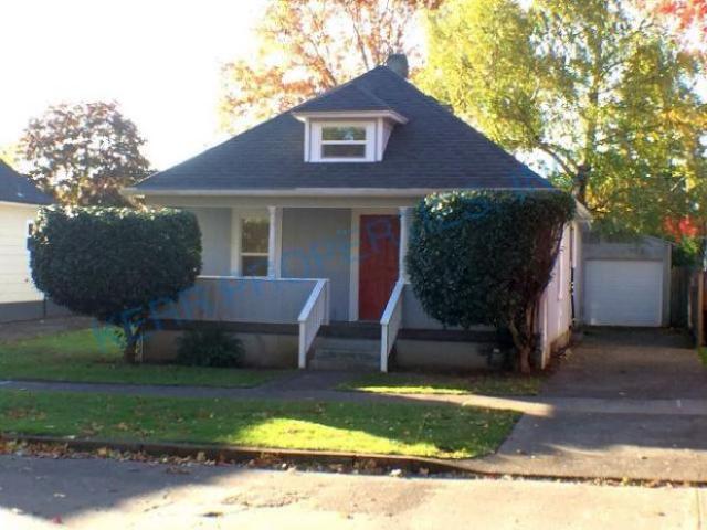 3 Br, 1 bath, Single Family 1804 SE Harney St