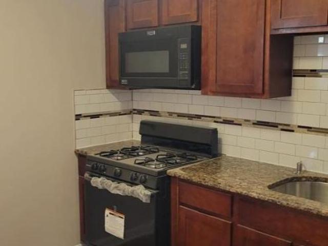 3 Br, 1 bath, Single Family 185 S11th Street