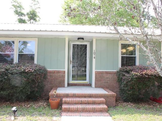 3 Br, 1 bath, Single Family 1874 Sloop Point Loop Rd