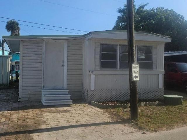 3 Br, 1 bath, Single Family 1895 N Tamiami Trail