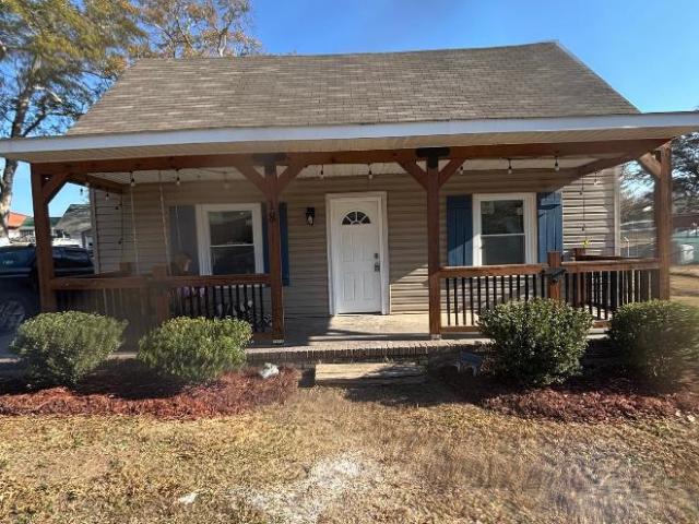 3 Br, 1 bath, Single Family 18 Adger St
