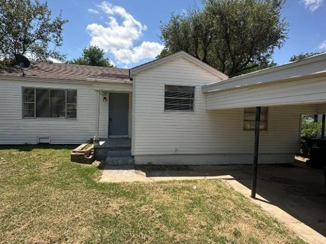 3 Br, 1 bath, Single Family 1912 Nw Ozmun Avenue