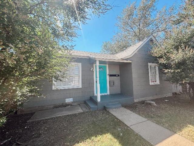 3 Br, 1 bath, Single Family 1915 26th St