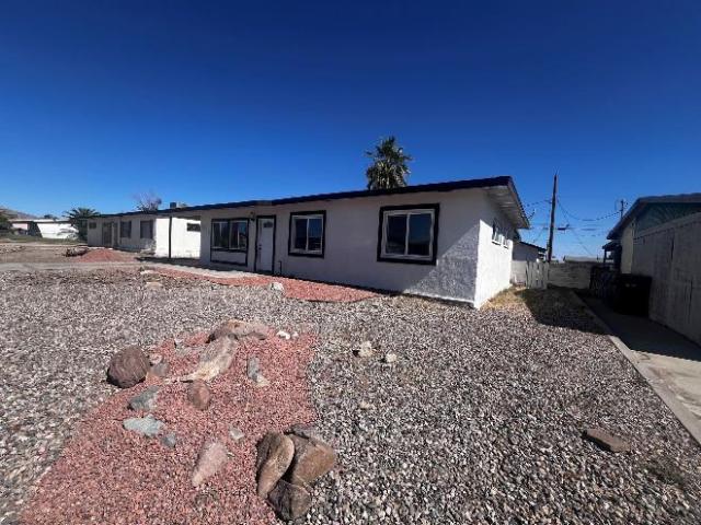 3 Br, 1 bath, Single Family 1929 Flora Vista
