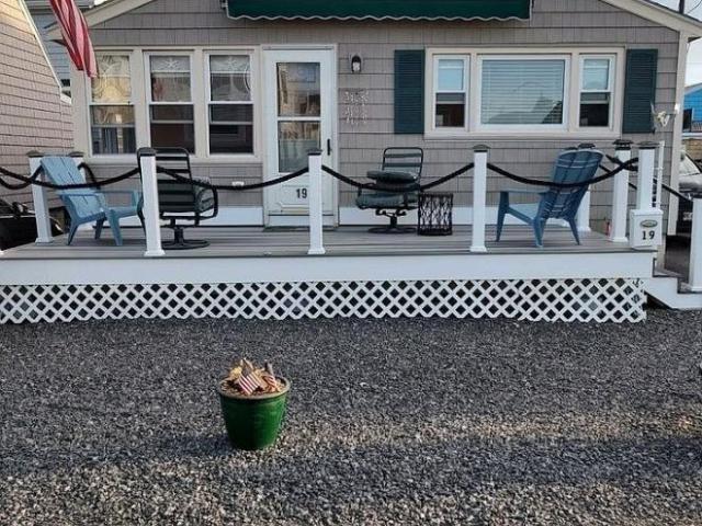 3 Br, 1 bath, Single Family 19 Bittersweet Ln