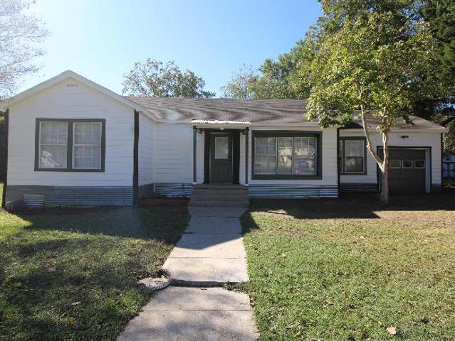 3 Br, 1 bath, Single Family 1015 West Kuykendall Street
