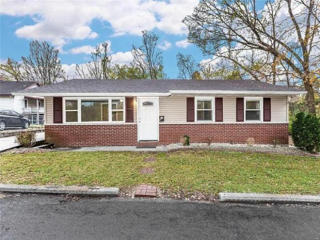 3 Br, 1 bath, Single Family 102 W Madison