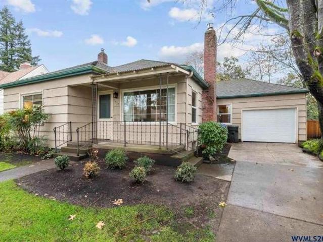 3 Br, 1 bath, Single Family 1030 16th St NE
