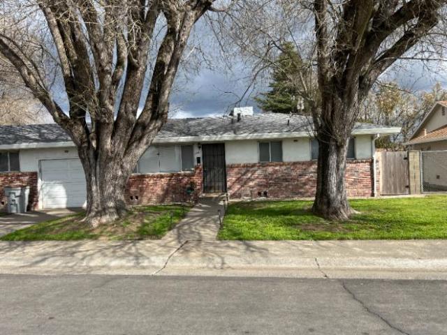 3 Br, 1 bath, Single Family 1041 Clarendon Street