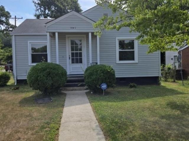 3 Br, 1 bath, Single Family 1041 Manly St