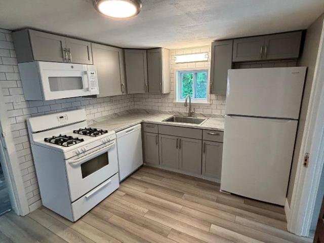3 Br, 1 bath, Single Family 105 E Dunn St