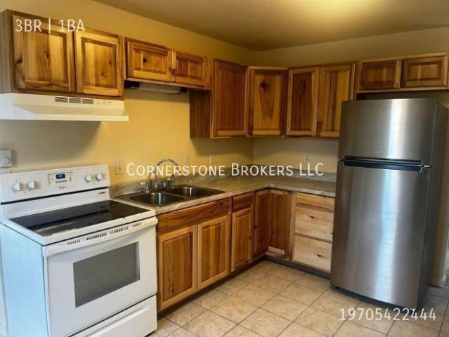 3 Br, 1 bath, Single Family 1066 Williams St