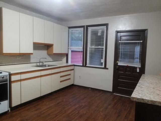 3 Br, 1 bath, Single Family 1080 Priestley Avenue