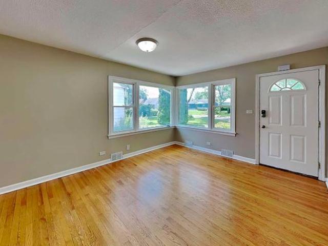 3 Br, 1 bath, Single Family 1084 Chovan Dr