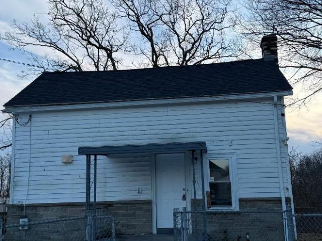 3 Br, 1 bath, Single Family 10 Sacramento St