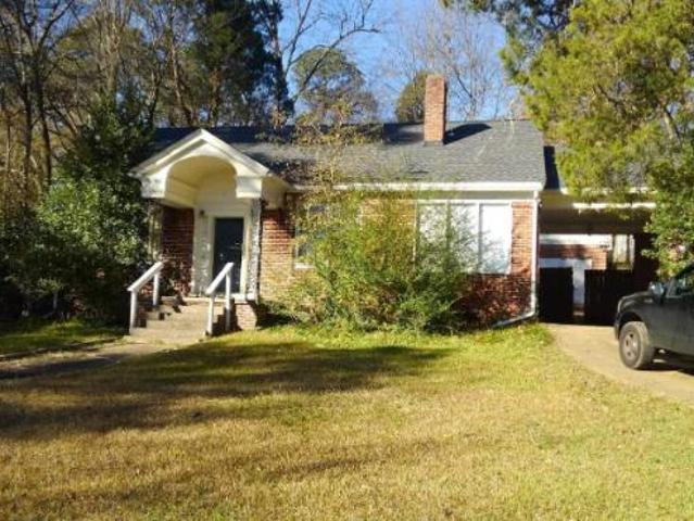3 Br, 1 bath, Single Family 1103 Military Rd