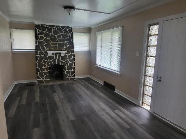 3 Br, 1 bath, Single Family 1104 Monongahela Blvd