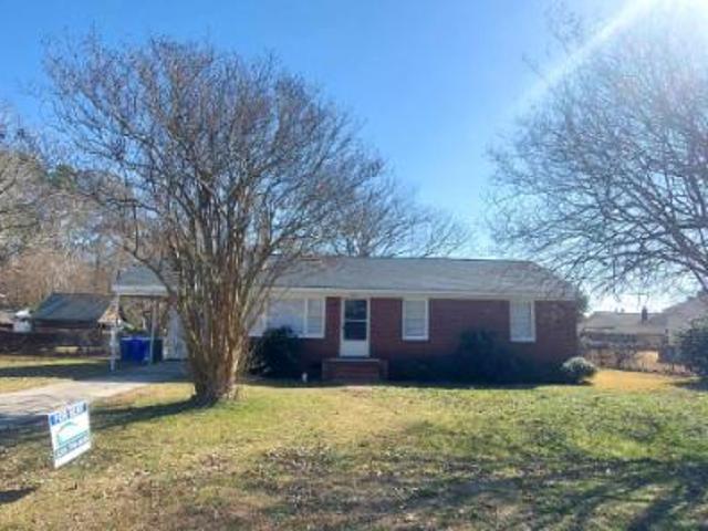 3 Br, 1 bath, Single Family 1105 Cedar Ln