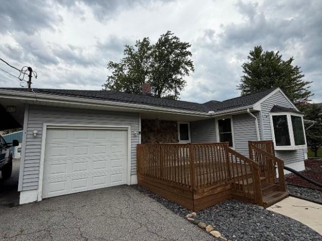 3 Br, 1 bath, Single Family 11108 Iowa St