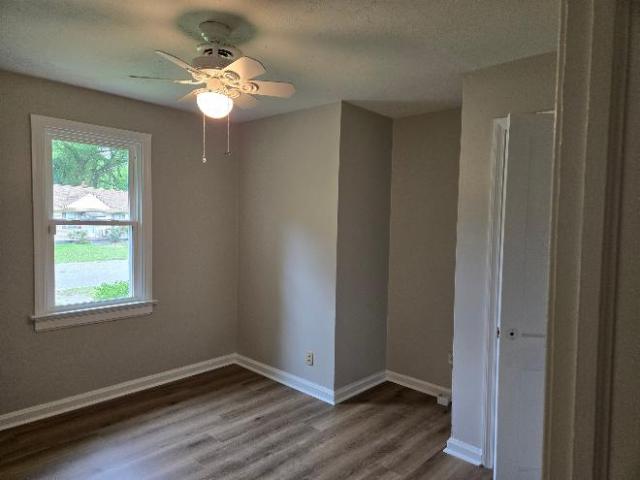 3 Br, 1 bath, Single Family 1115 Stewart Dr