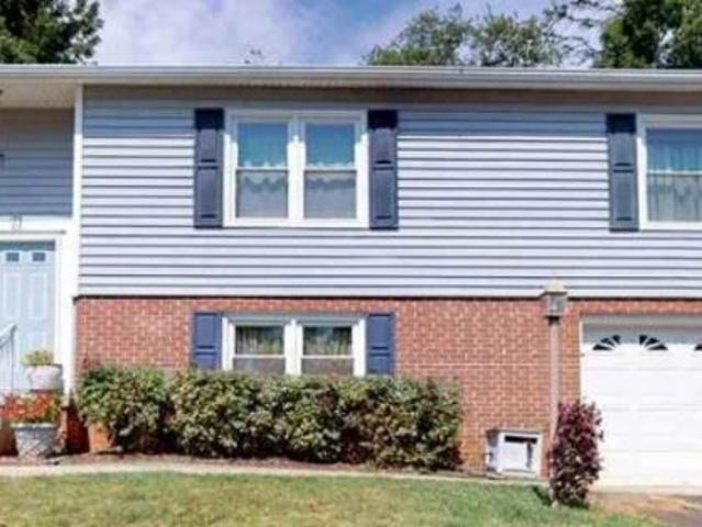 3 Br, 1 bath, Single Family 112 Camelot Dr