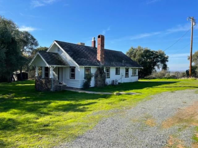 3 Br, 1 bath, Single Family 112 Live Oak Knolls