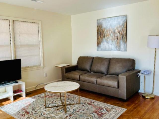 3 Br, 1 bath, Single Family 112 Quincy St