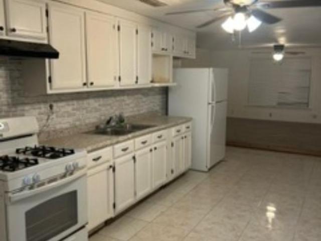 3 Br, 1 bath, Single Family 1132 Calle Terrestre