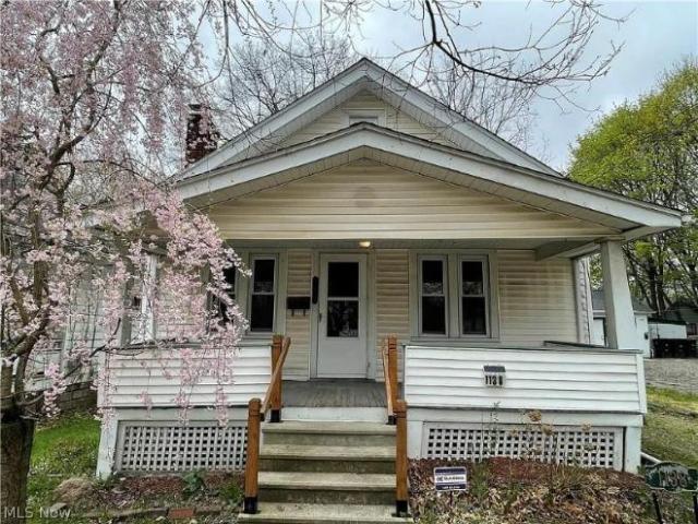 3 Br, 1 bath, Single Family 1138 Collinwood Ave