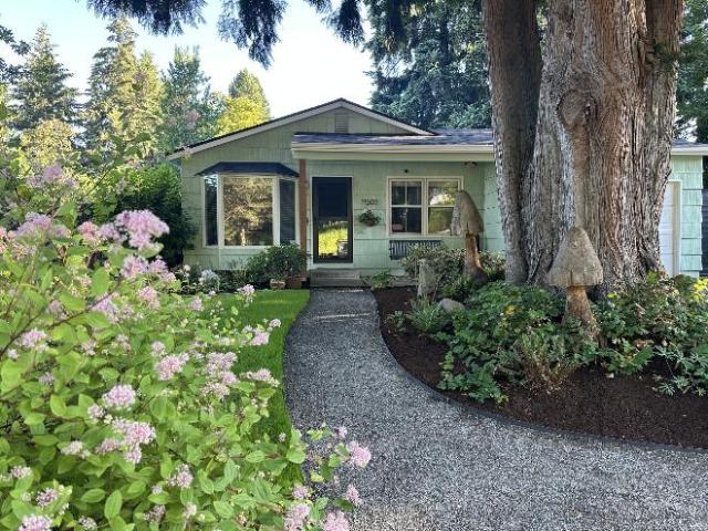 3 Br, 1 bath, Single Family 11507 SE Yamhill St