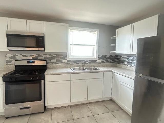 3 Br, 1 bath, Single Family 11514 South Elizabeth Street