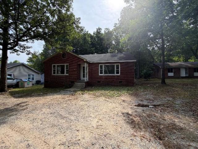 3 Br, 1 bath, Single Family 116 Oakspring Ln