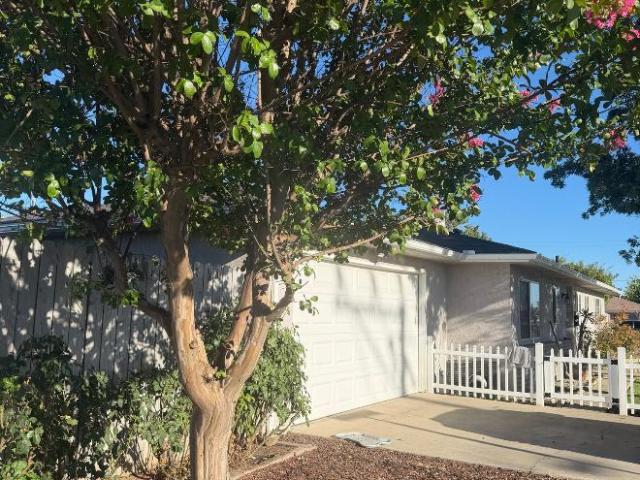 3 Br, 1 bath, Single Family 1214 Bennett Way