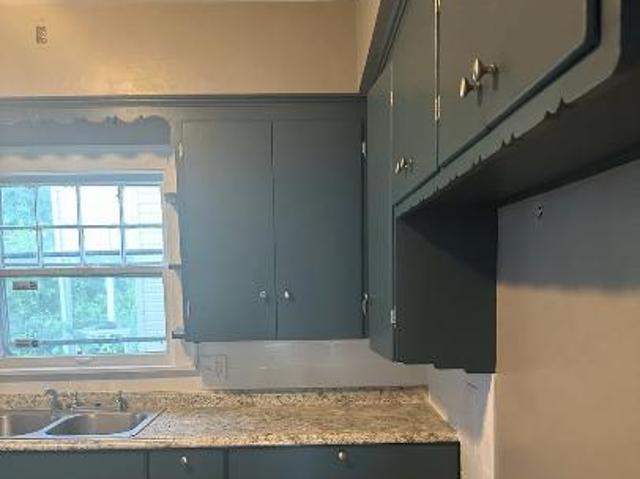 3 Br, 1 bath, Single Family 12511 Maplerow Avenue