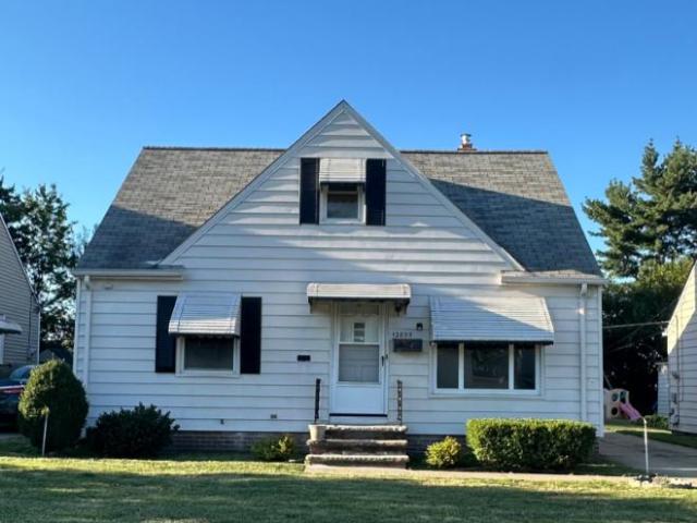 3 Br, 1 bath, Single Family 12805 Oakview Blvd