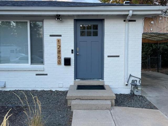 3 Br, 1 bath, Single Family 12863 E Park Lane Dr