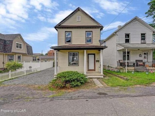 3 Br, 1 bath, Single Family 12 Mack St