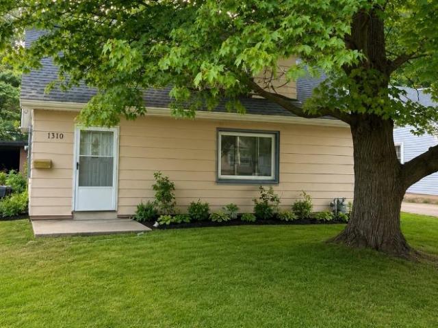 3 Br, 1 bath, Single Family 1310 E 360th St