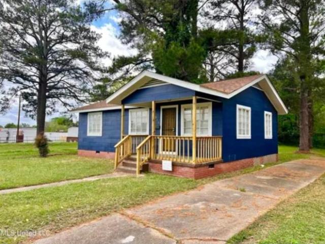 3 Br, 1 bath, Single Family 1311 Fernwood Dr