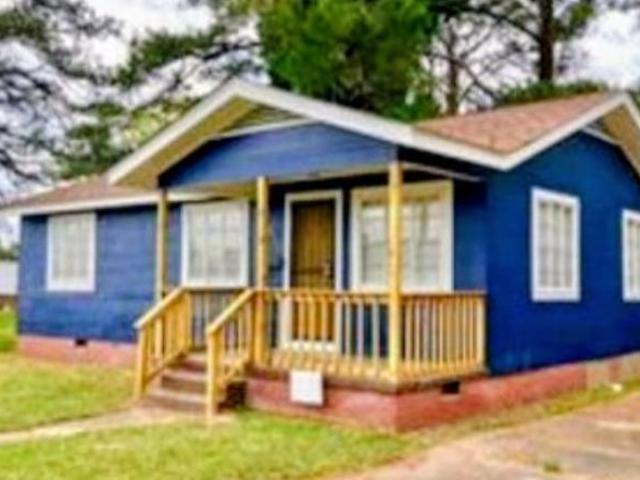 3 Br, 1 bath, Single Family 1311 Fernwood Dr